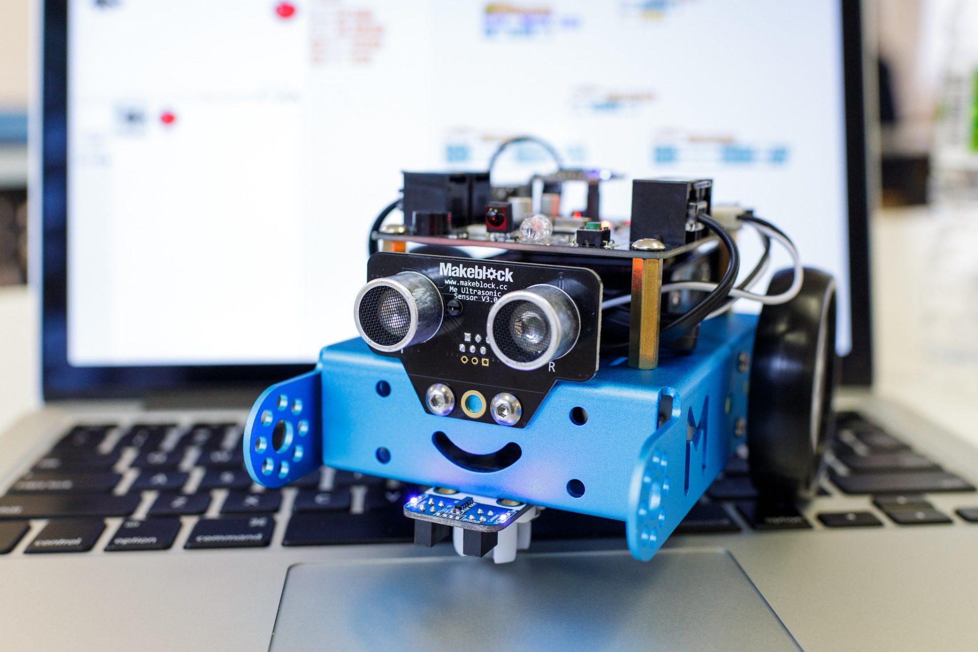 Des robots pour apprendre la robotique - Fablab en kit